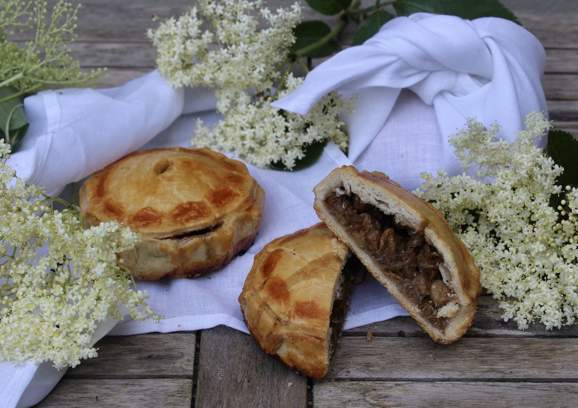 Oldbury gooseberry pies recipe - Pies, Puddings and Pottages